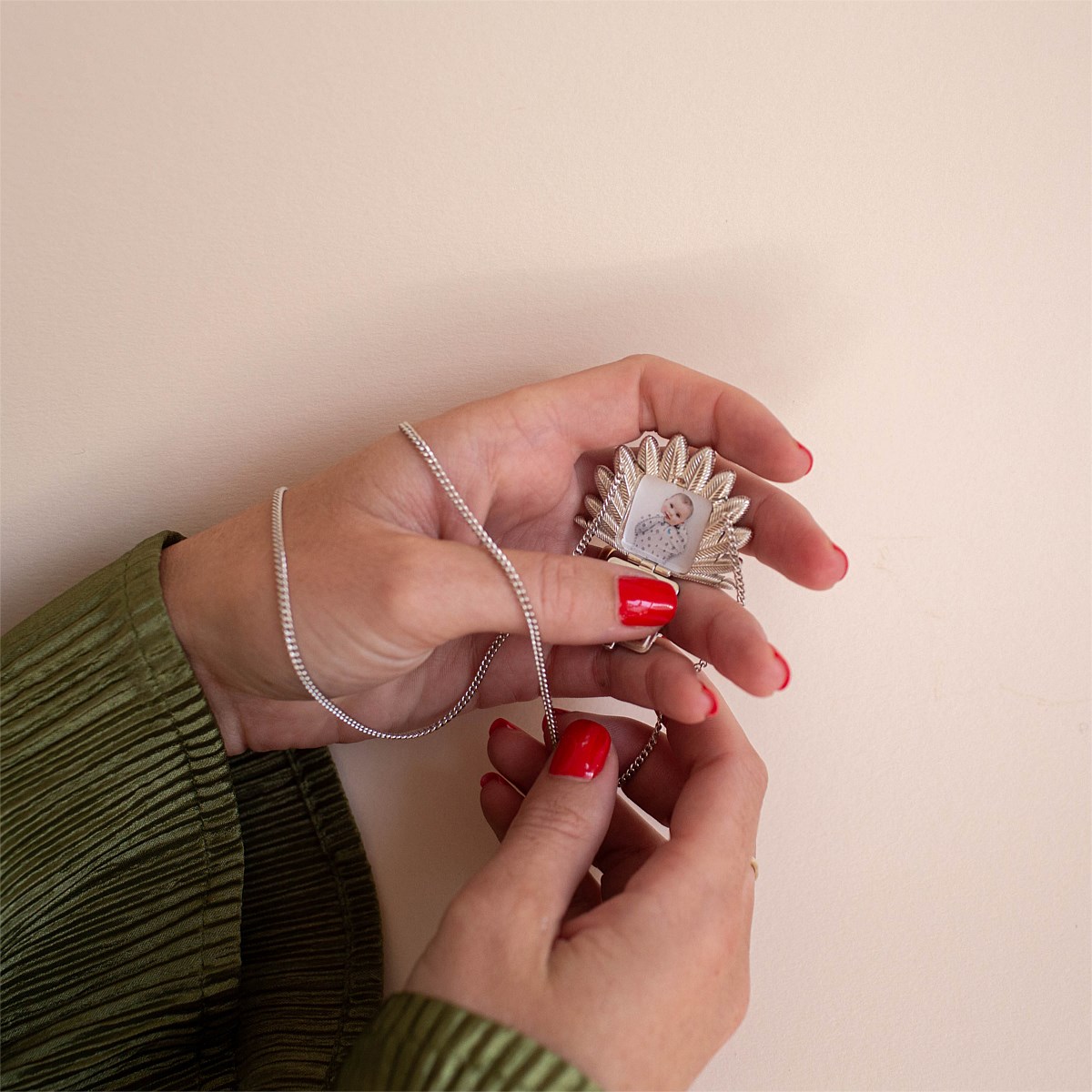 Buy Fan Tail Sunrise Locket Gold Plate | Shop at the Airpoints™ Store